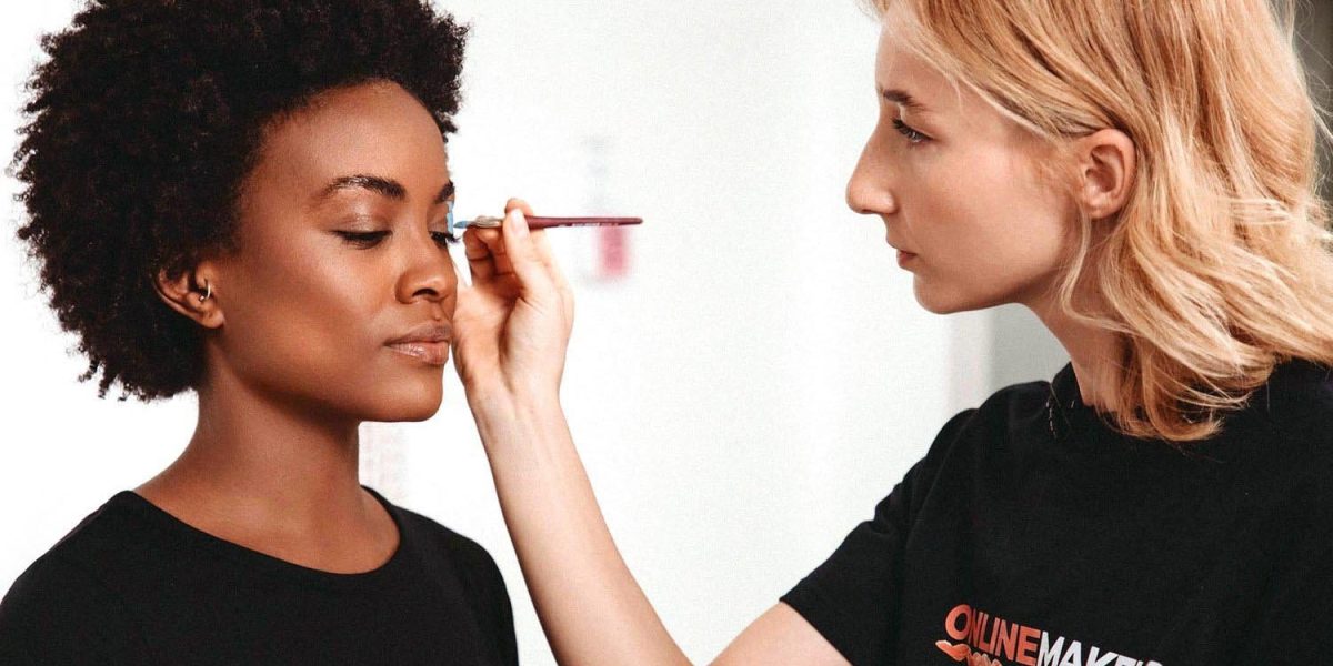 How does master hair styling come with a class kit? – Fashions Y